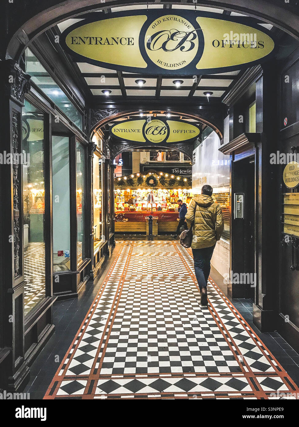 Manchester arcade hi-res stock photography and images - Alamy