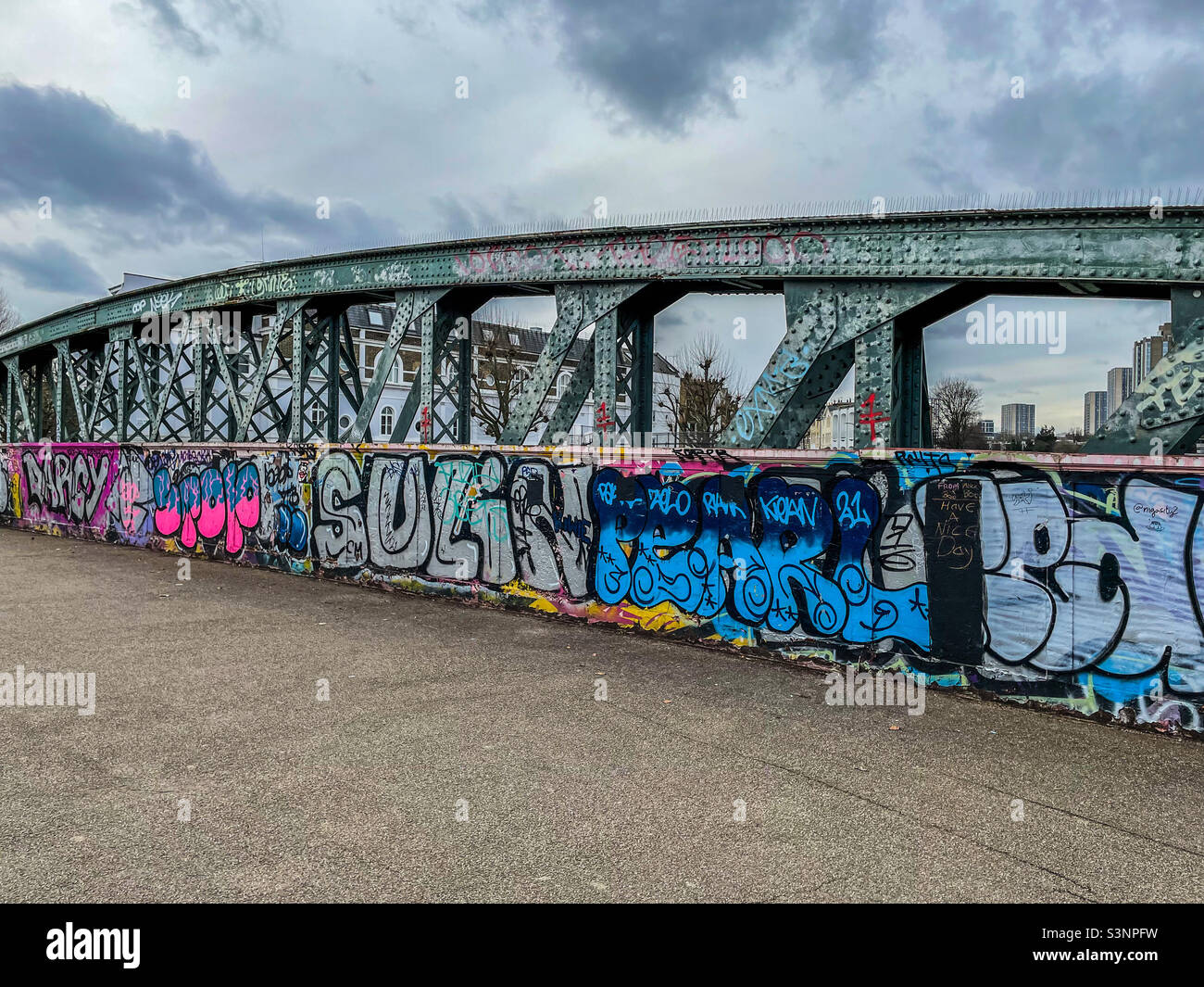 Pedestrian bridge over railway hi-res stock photography and images - Alamy