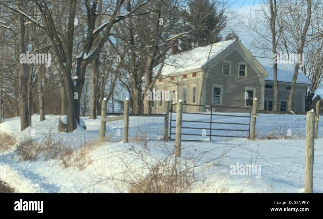 Snow windows hi-res stock photography and images - Alamy