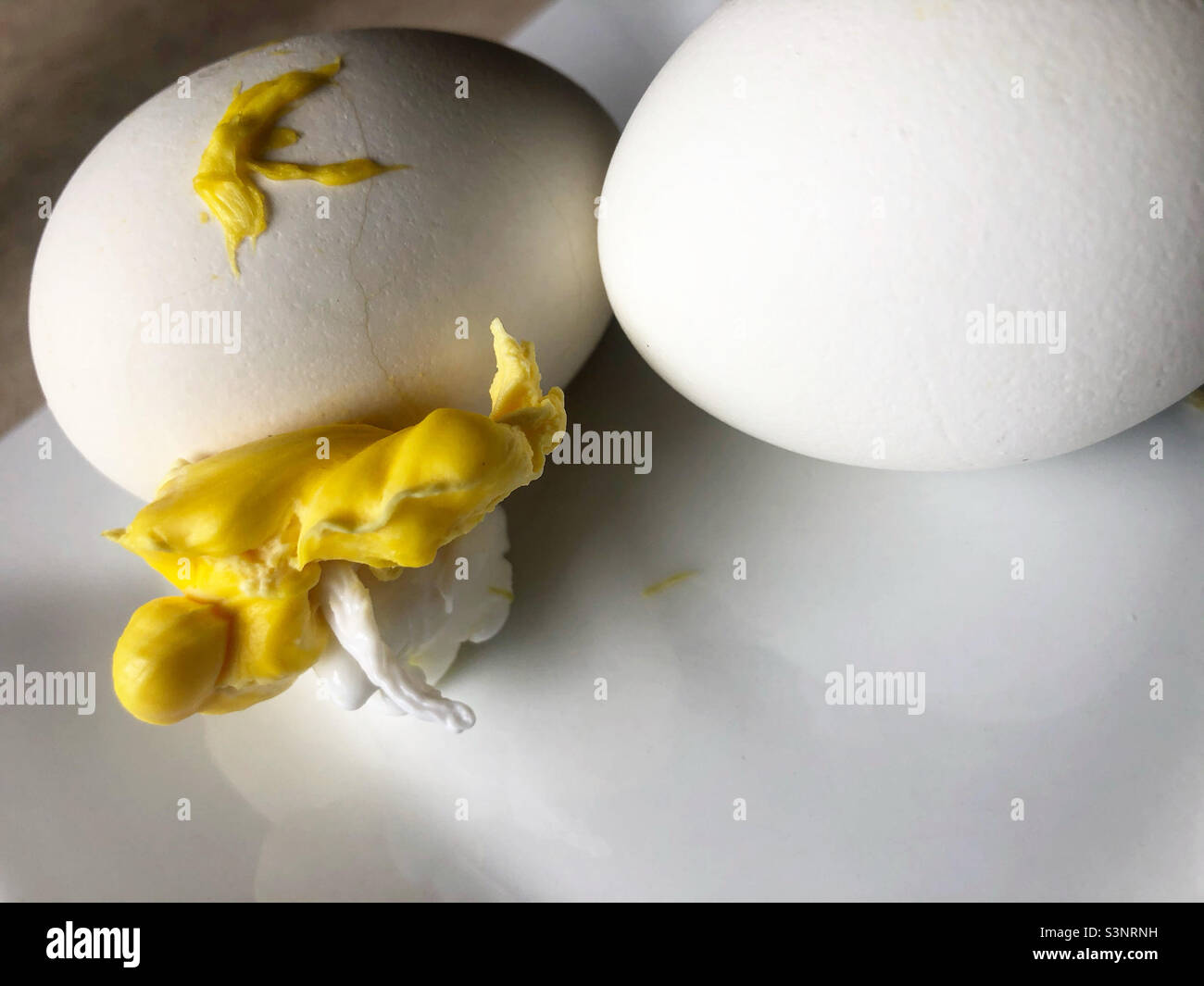 Egg explosion hi-res stock photography and images - Alamy