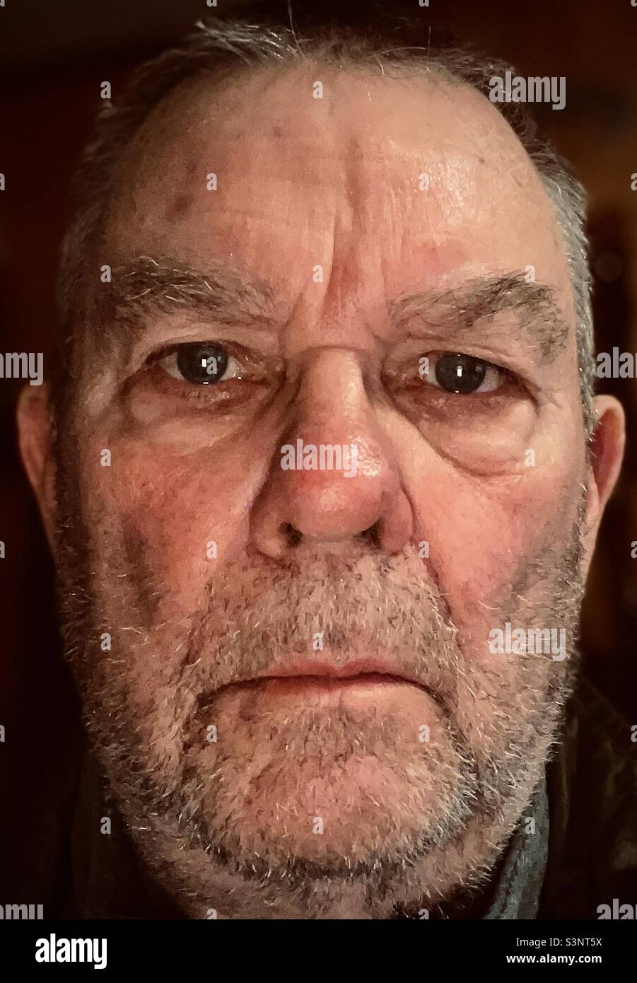 Tired old man hi-res stock photography and images - Alamy