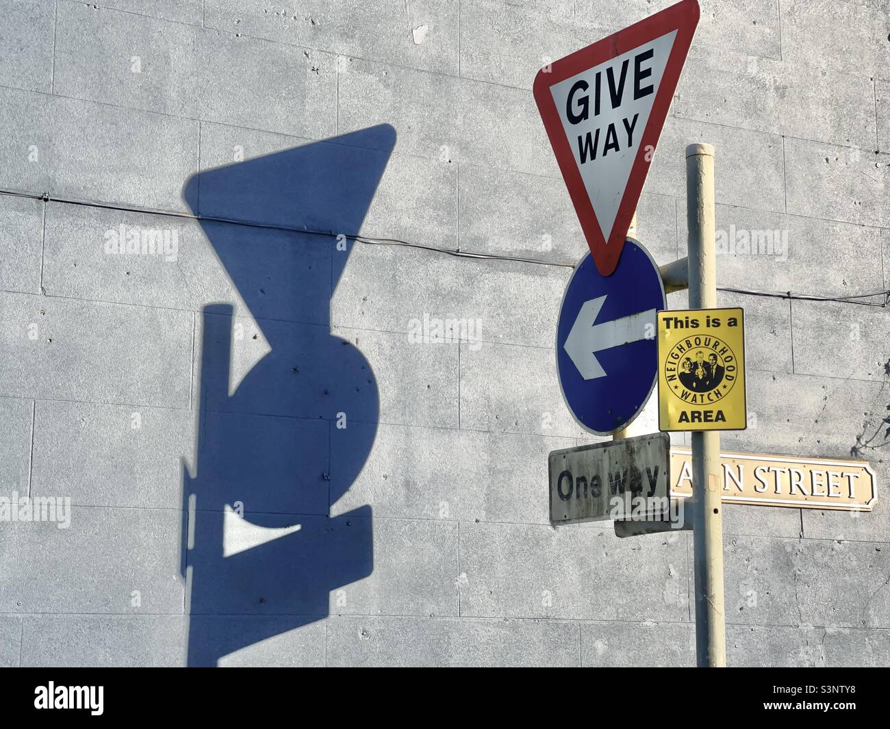 Roadsignshadows hi-res stock photography and images - Alamy