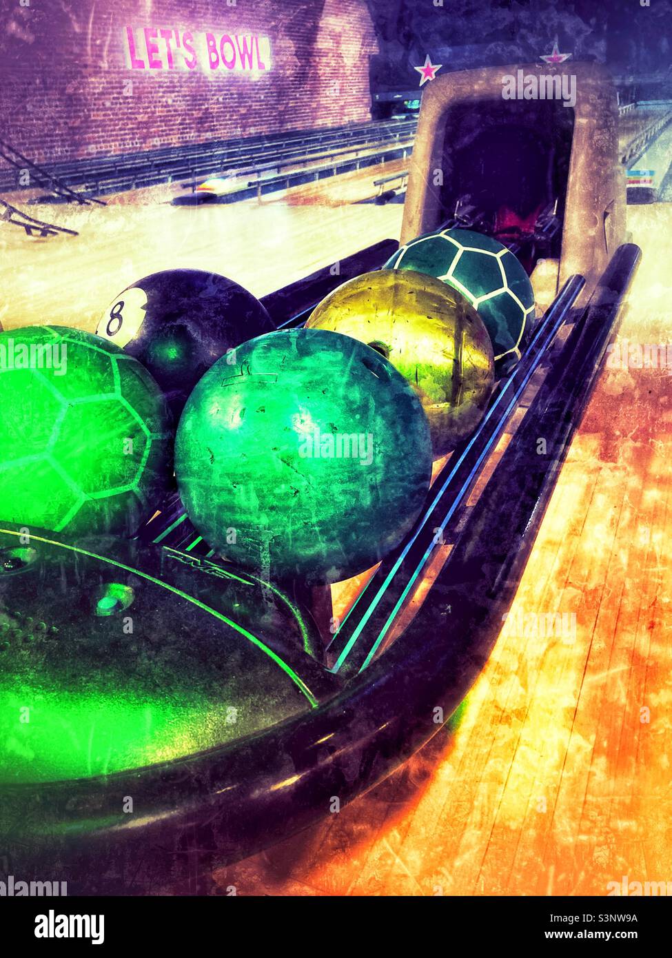 Bowling alley machine hi-res stock photography and images - Alamy