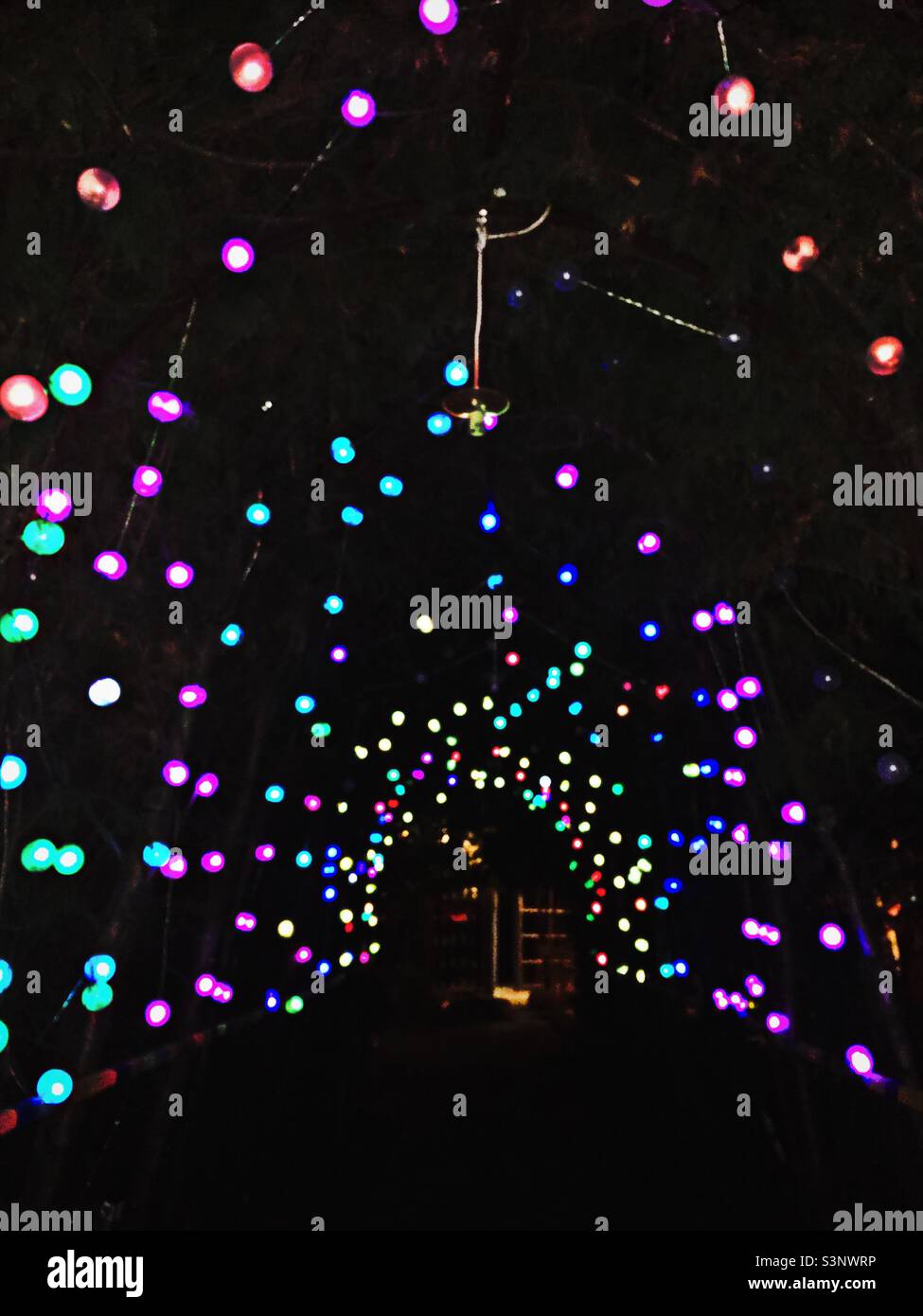 Arch of lights hi-res stock photography and images - Alamy