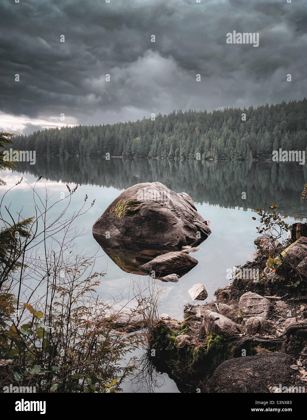 Sasamat lake hi-res stock photography and images - Alamy