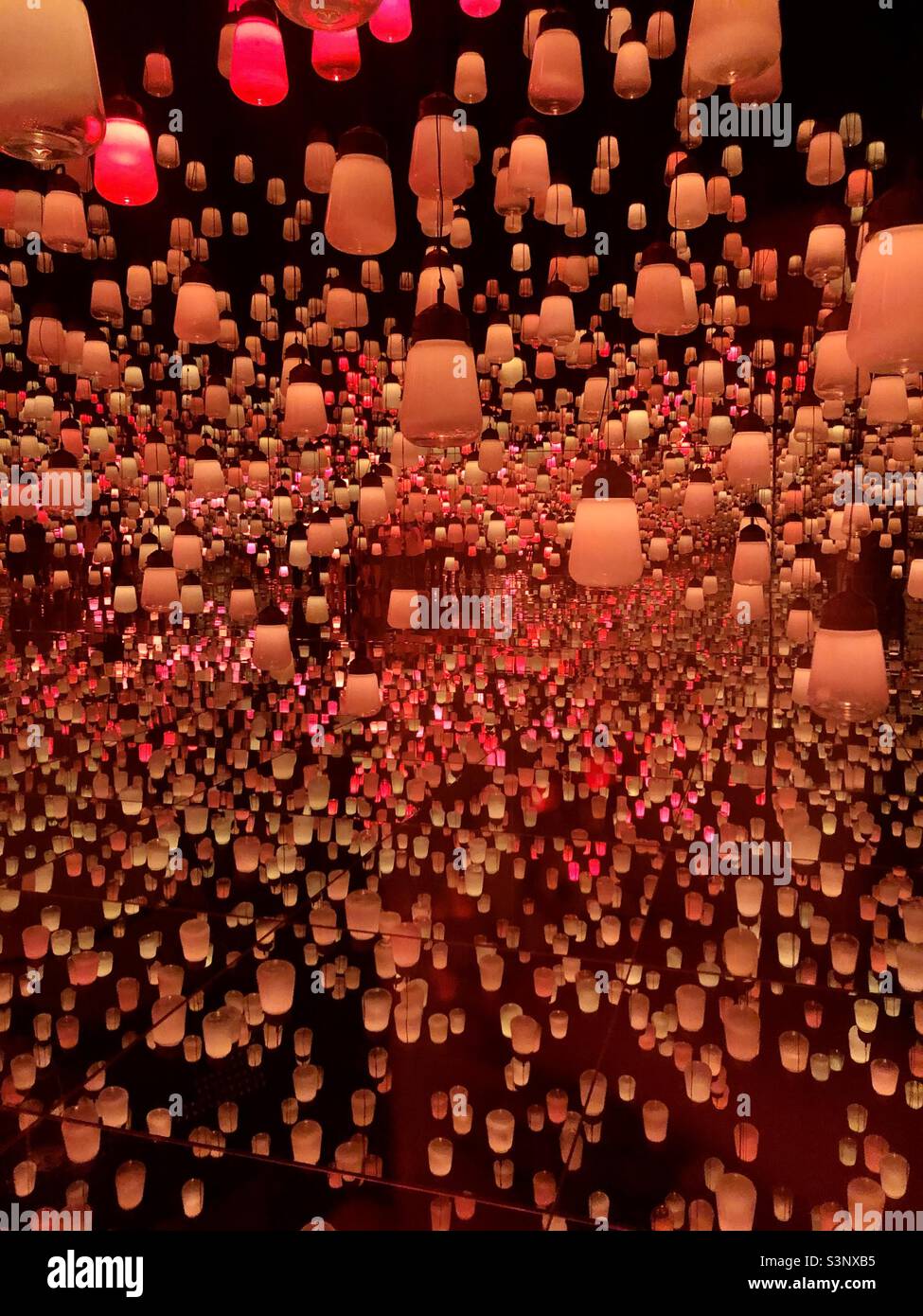 Digital light museum hi-res stock photography and images - Alamy