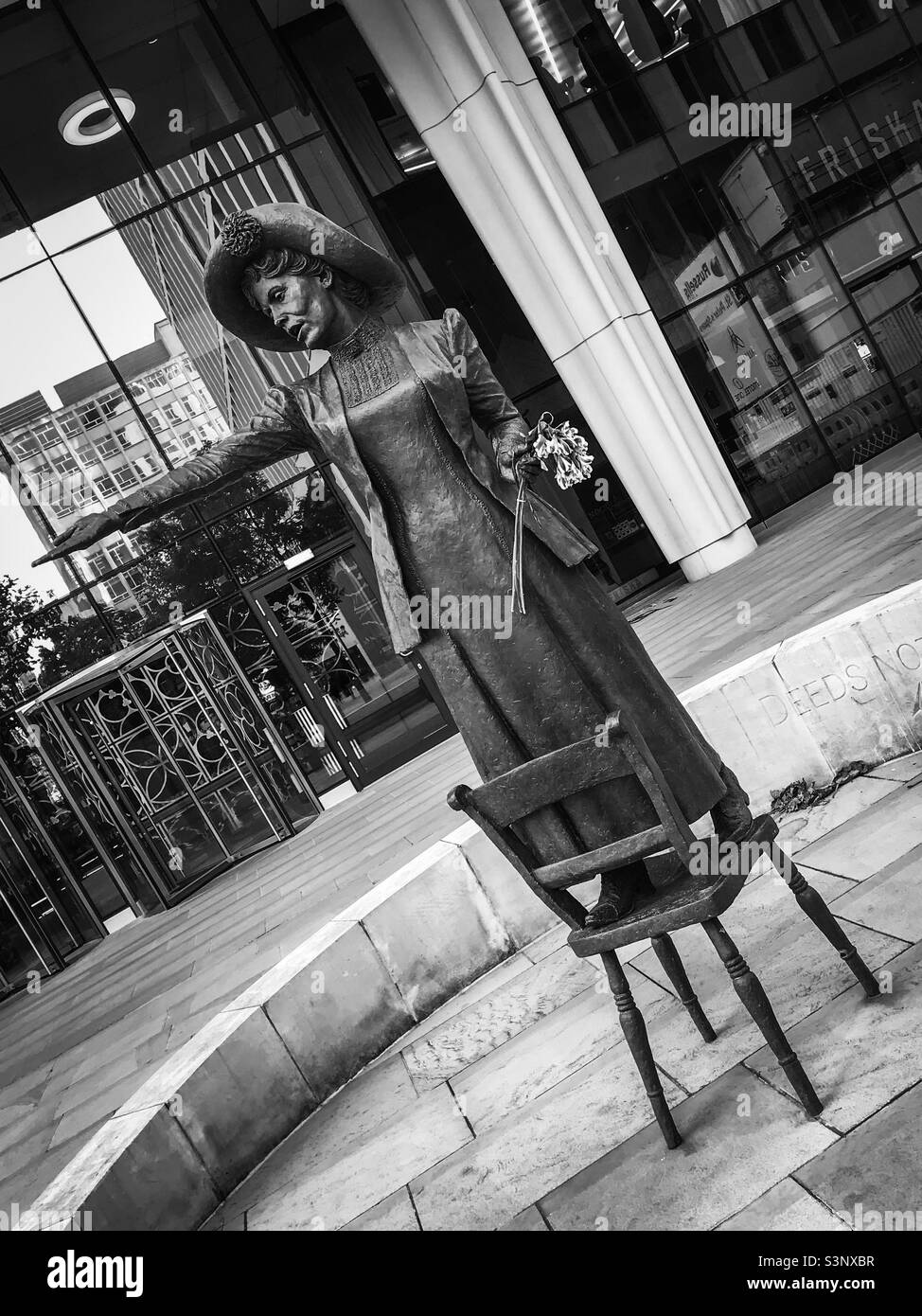 Emmeline Pankhurst statue, Manchester Stock Photo - Alamy