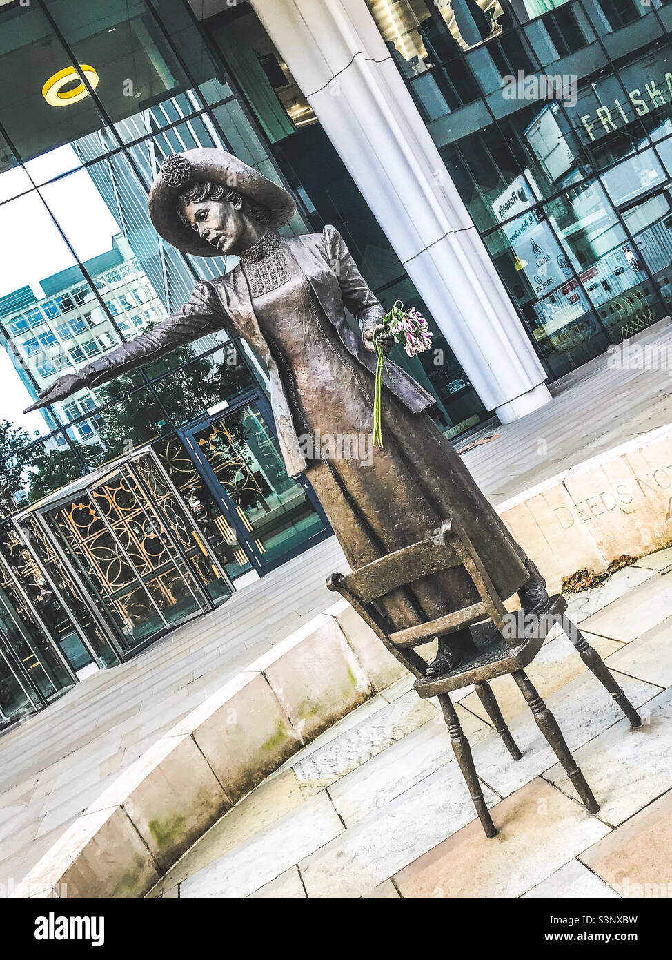 Emmeline Pankhurst statue, Manchester Stock Photo - Alamy