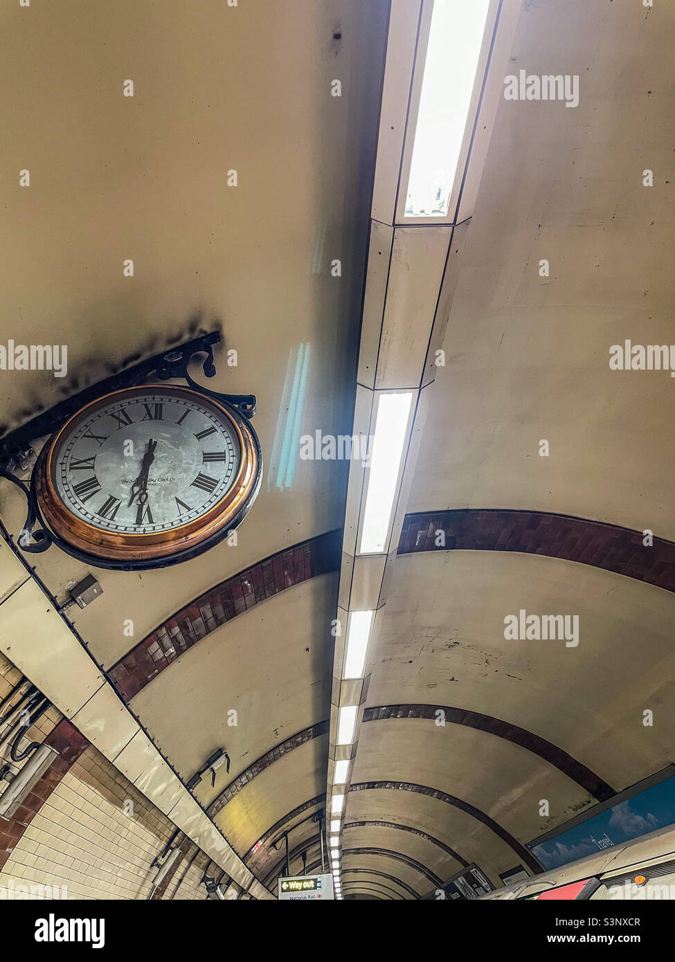 London Underground station clock Stock Photo - Alamy