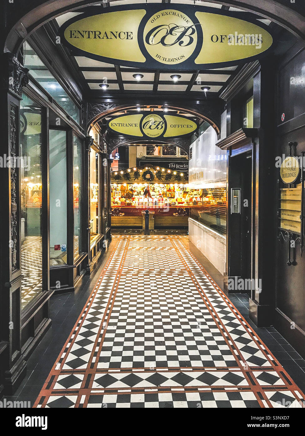 King street shopping hi-res stock photography and images - Alamy