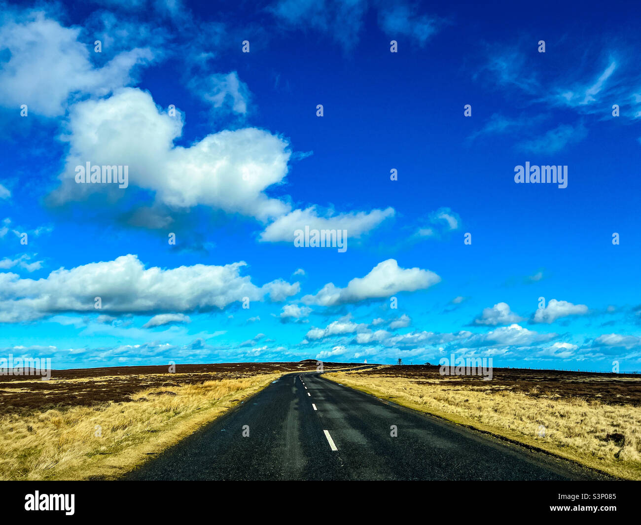 Road nowhere hi-res stock photography and images - Alamy