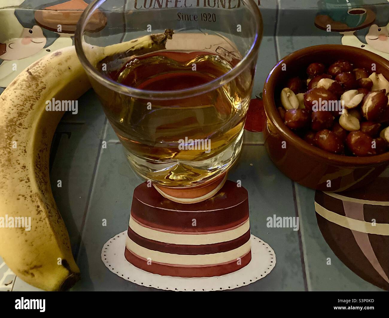 Peanuts tray hi-res stock photography and images - Alamy