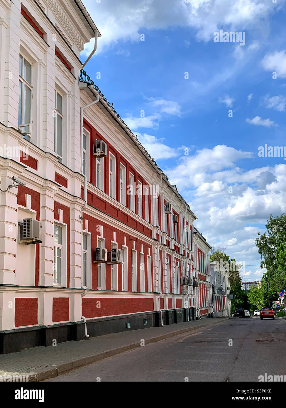 Two storey building hi-res stock photography and images - Alamy