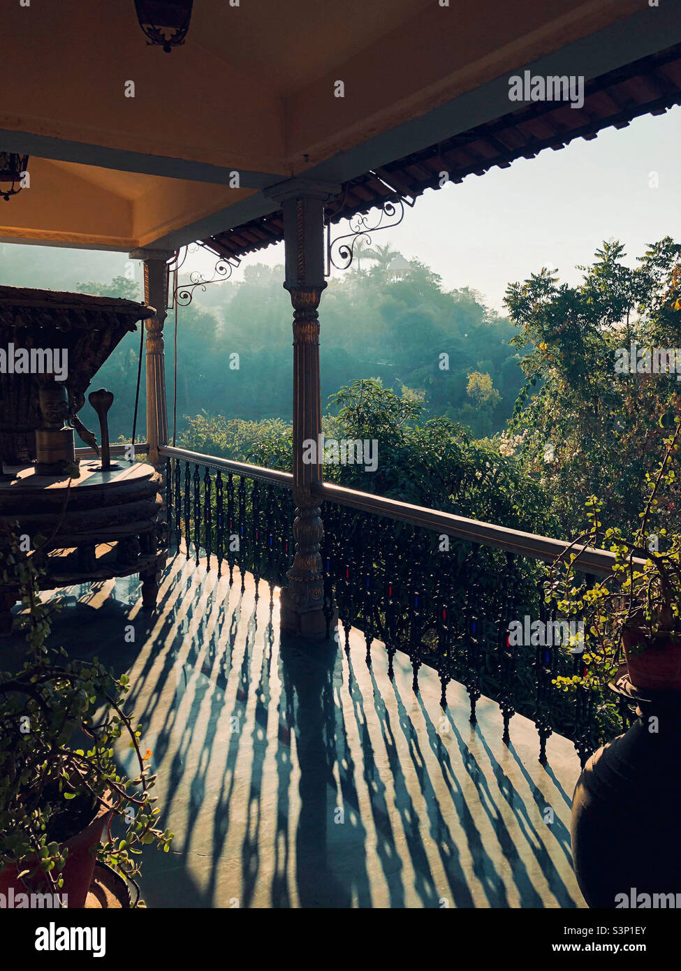 Shadow & Pattern Stock Photo - Alamy