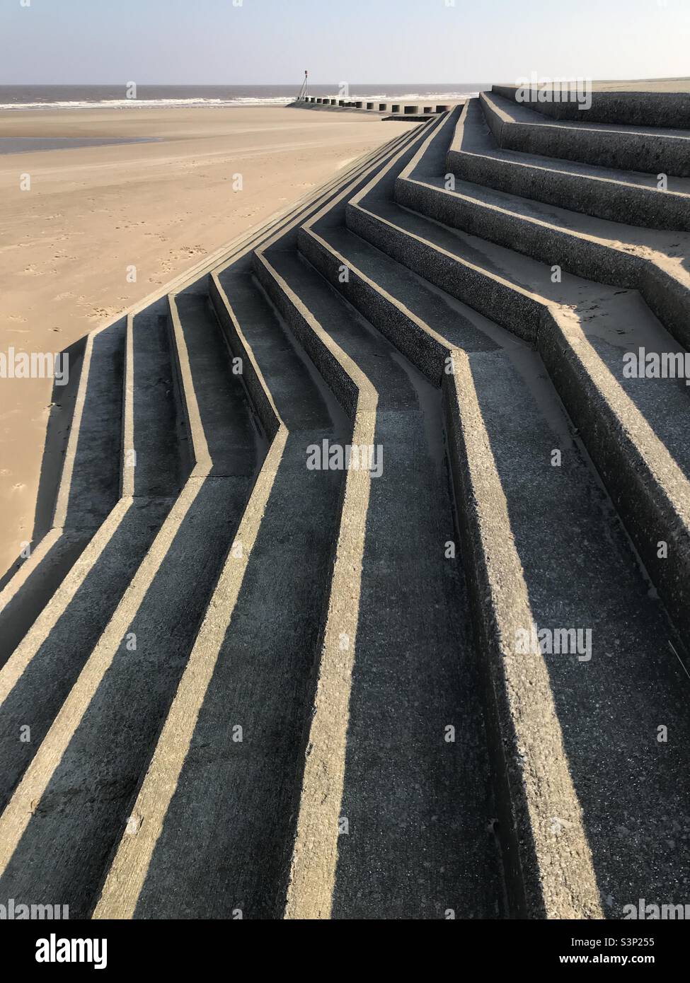 Concrete sea defence steps beach hi-res stock photography and images ...