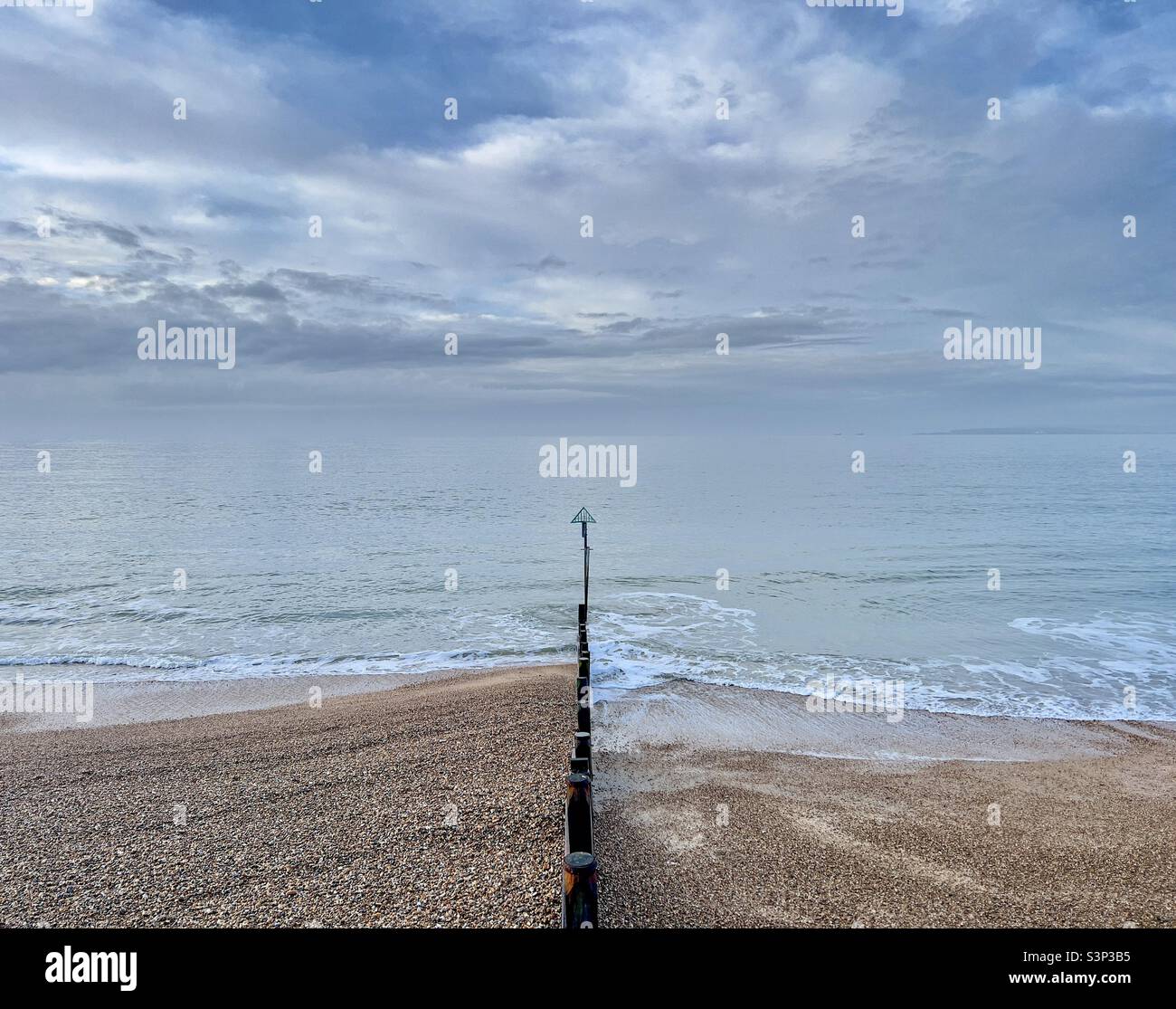 Beach groyne hi-res stock photography and images - Alamy