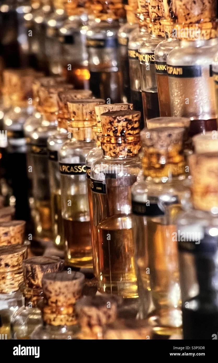 Perfume bottles display hi-res stock photography and images - Alamy
