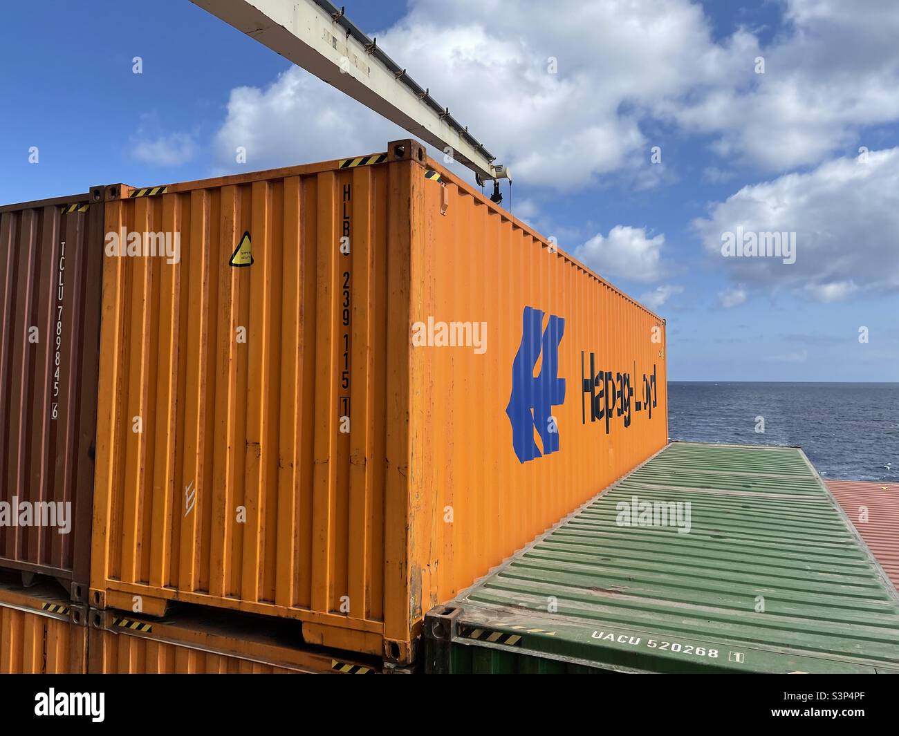 Orange container hi-res stock photography and images - Alamy