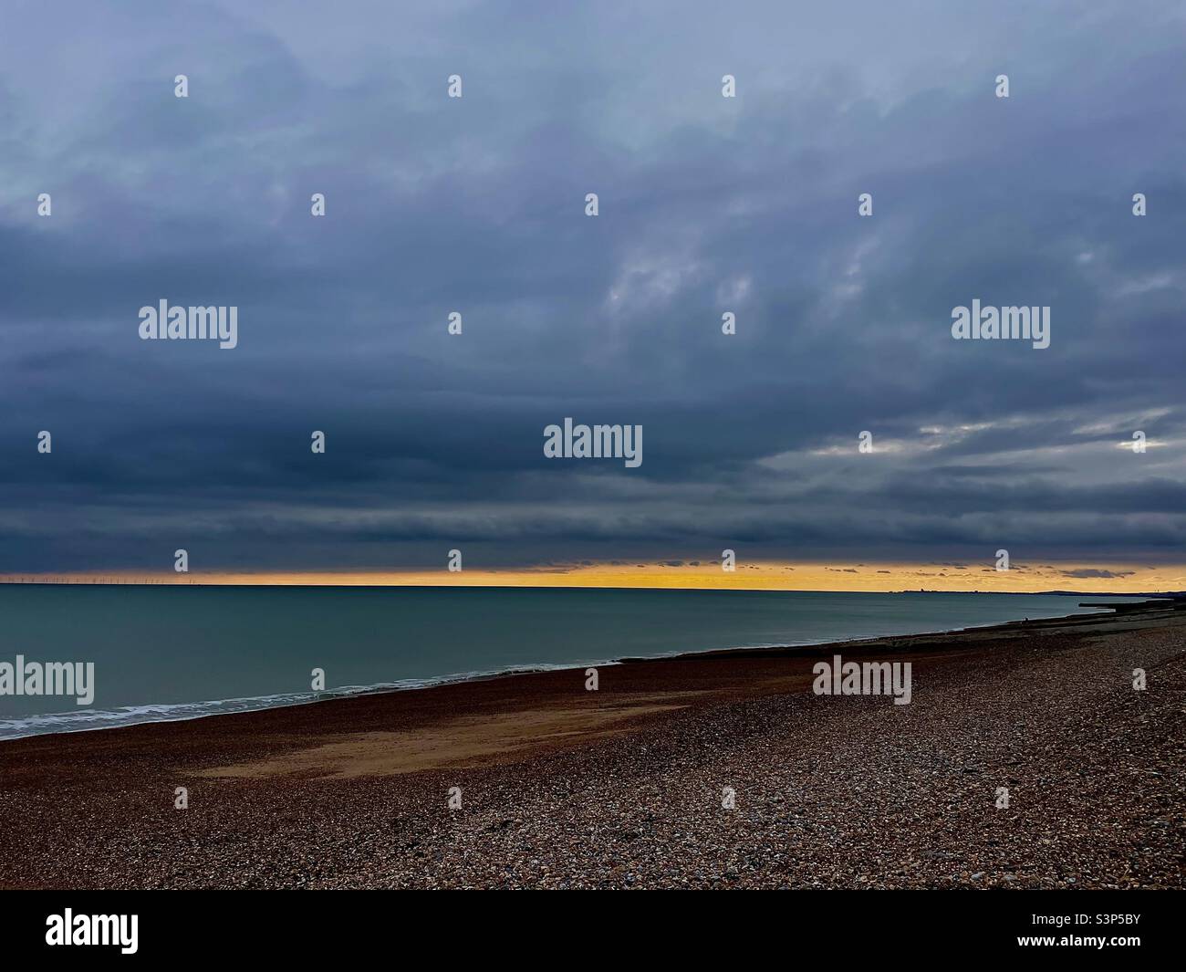 Brighton beach pebbles hi-res stock photography and images - Alamy