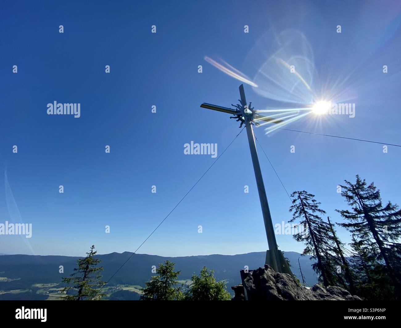 Cross and sun hi-res stock photography and images - Alamy