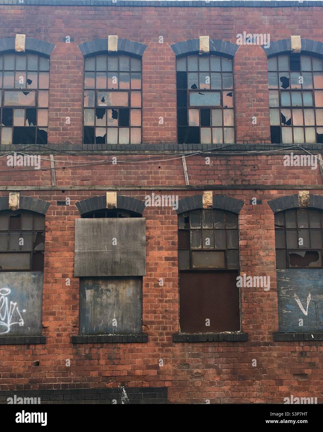 Smashed factory windows hi-res stock photography and images - Alamy