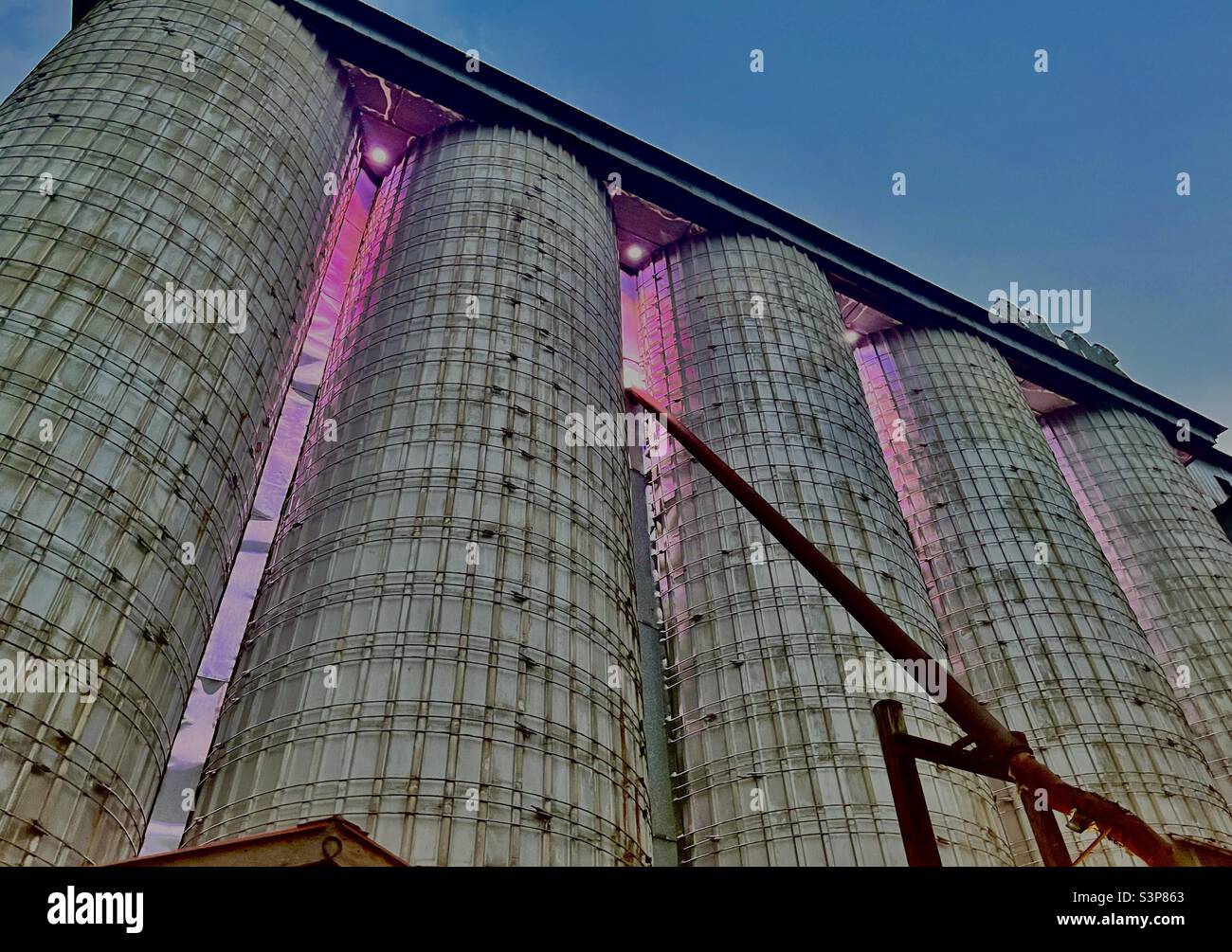 Silos silos hi-res stock photography and images - Alamy