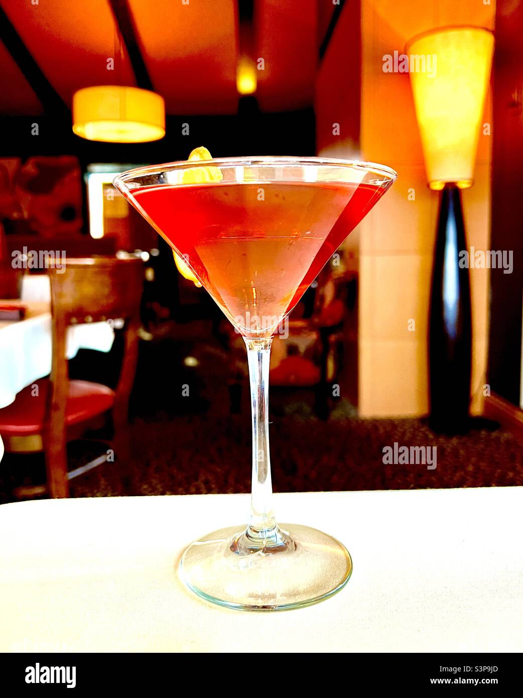 Martini cocktail hi-res stock photography and images - Alamy