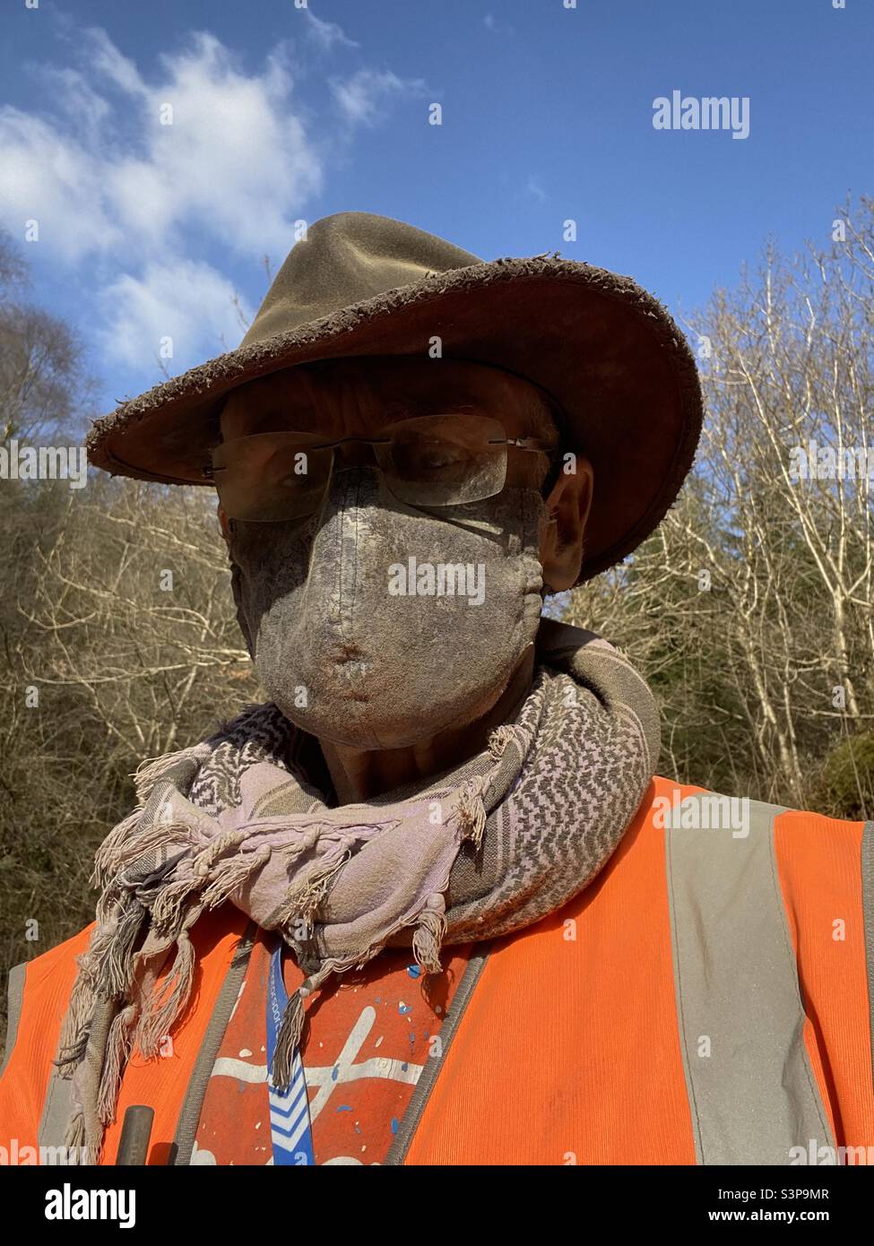 Protection from dust hi-res stock photography and images - Alamy