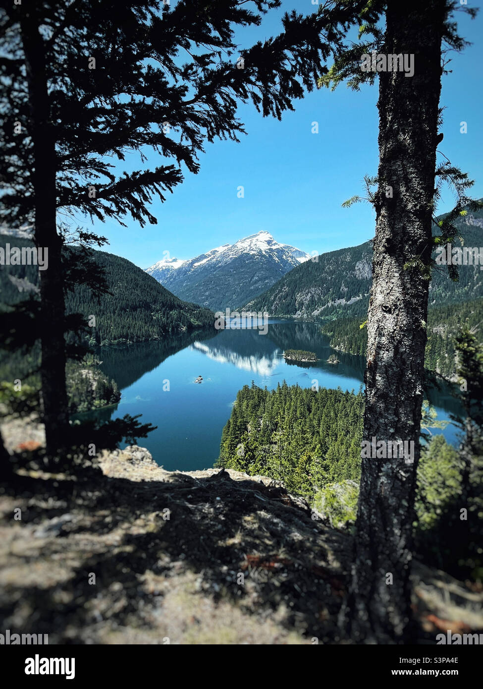 Magnificent Diablo Lake in the stunning North Cascades National Park in ...