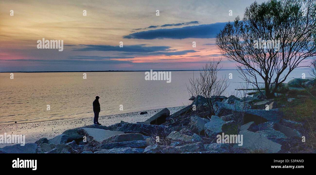 Solitude at sunset hi-res stock photography and images - Alamy