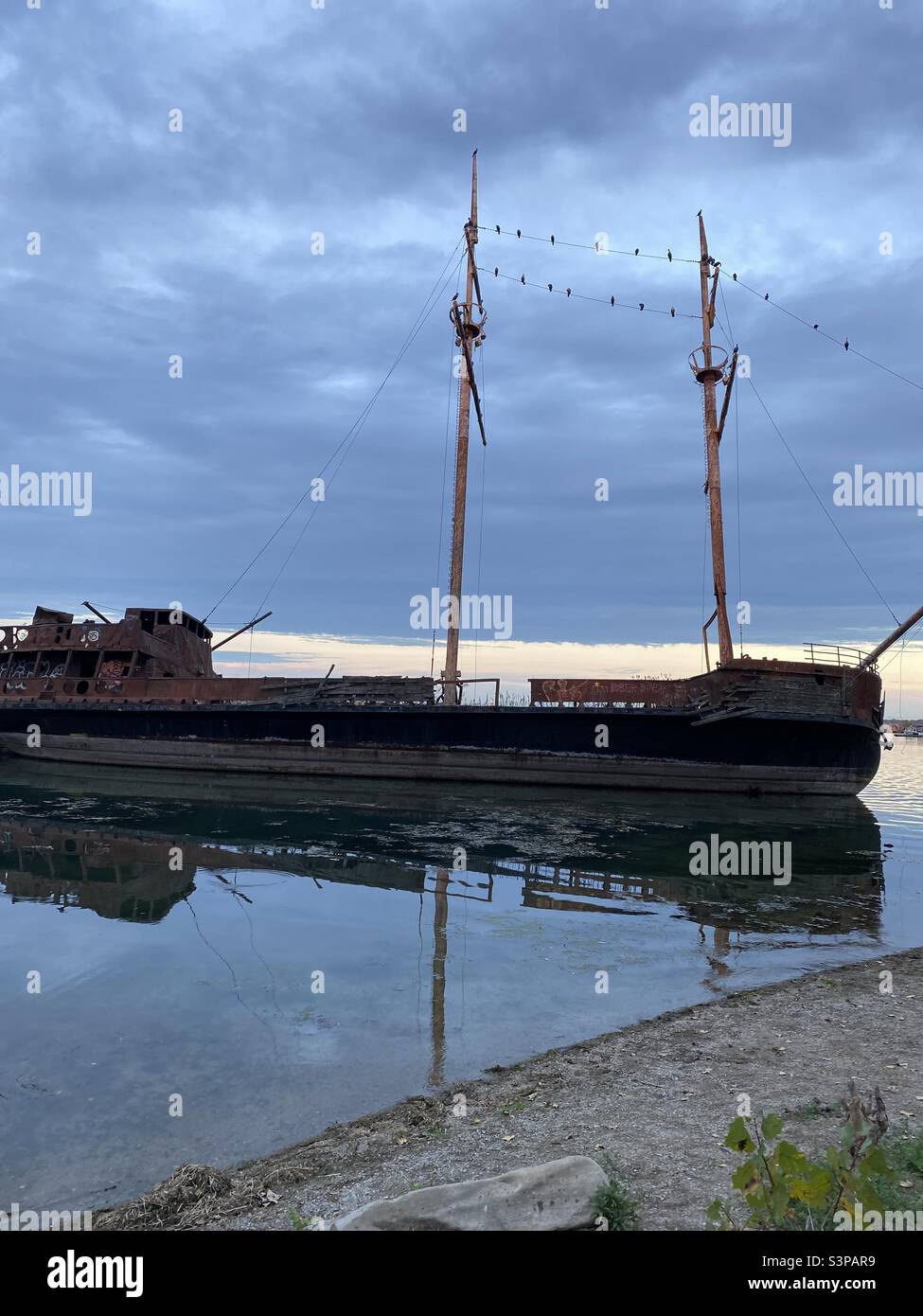 Old wrecked ship hi-res stock photography and images - Alamy