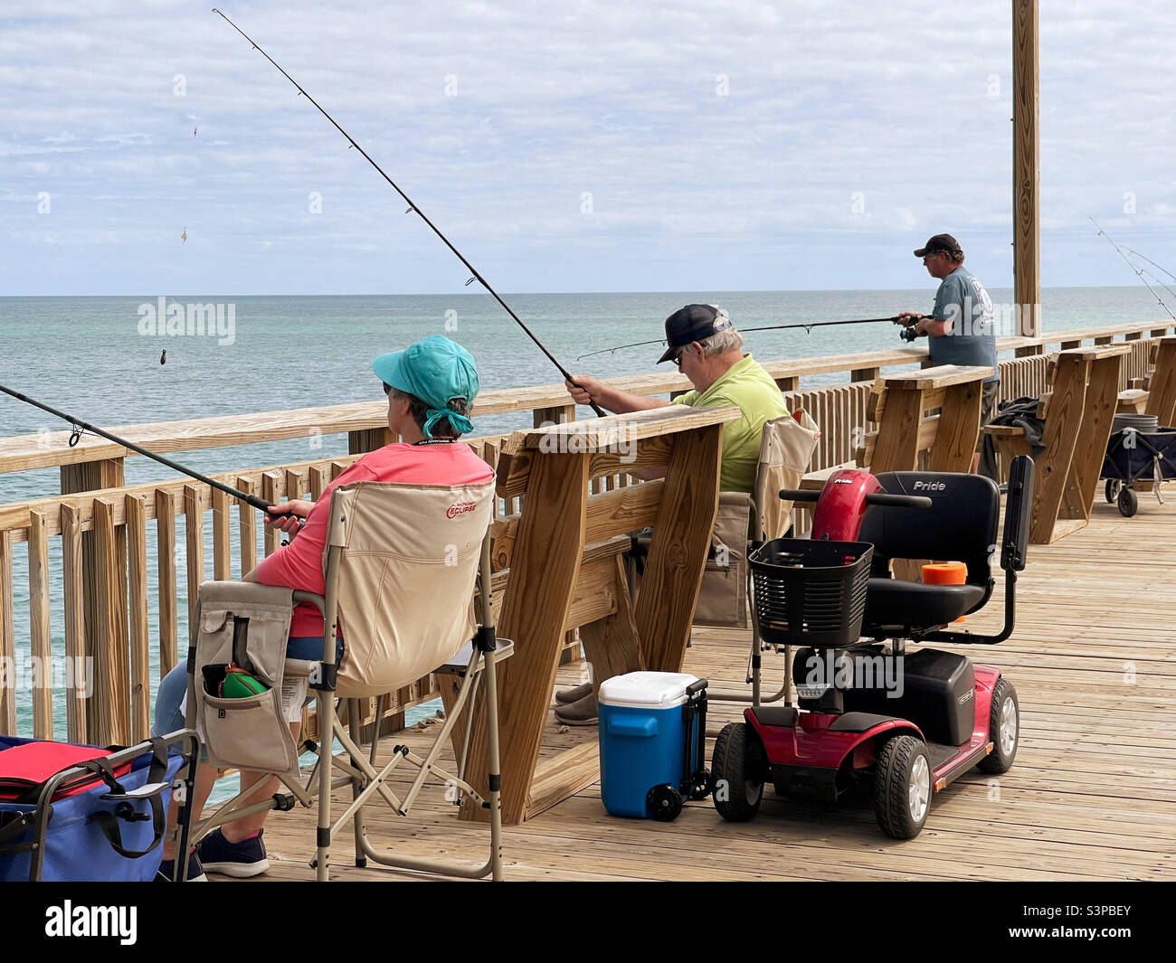 People fishing hi-res stock photography and images - Alamy