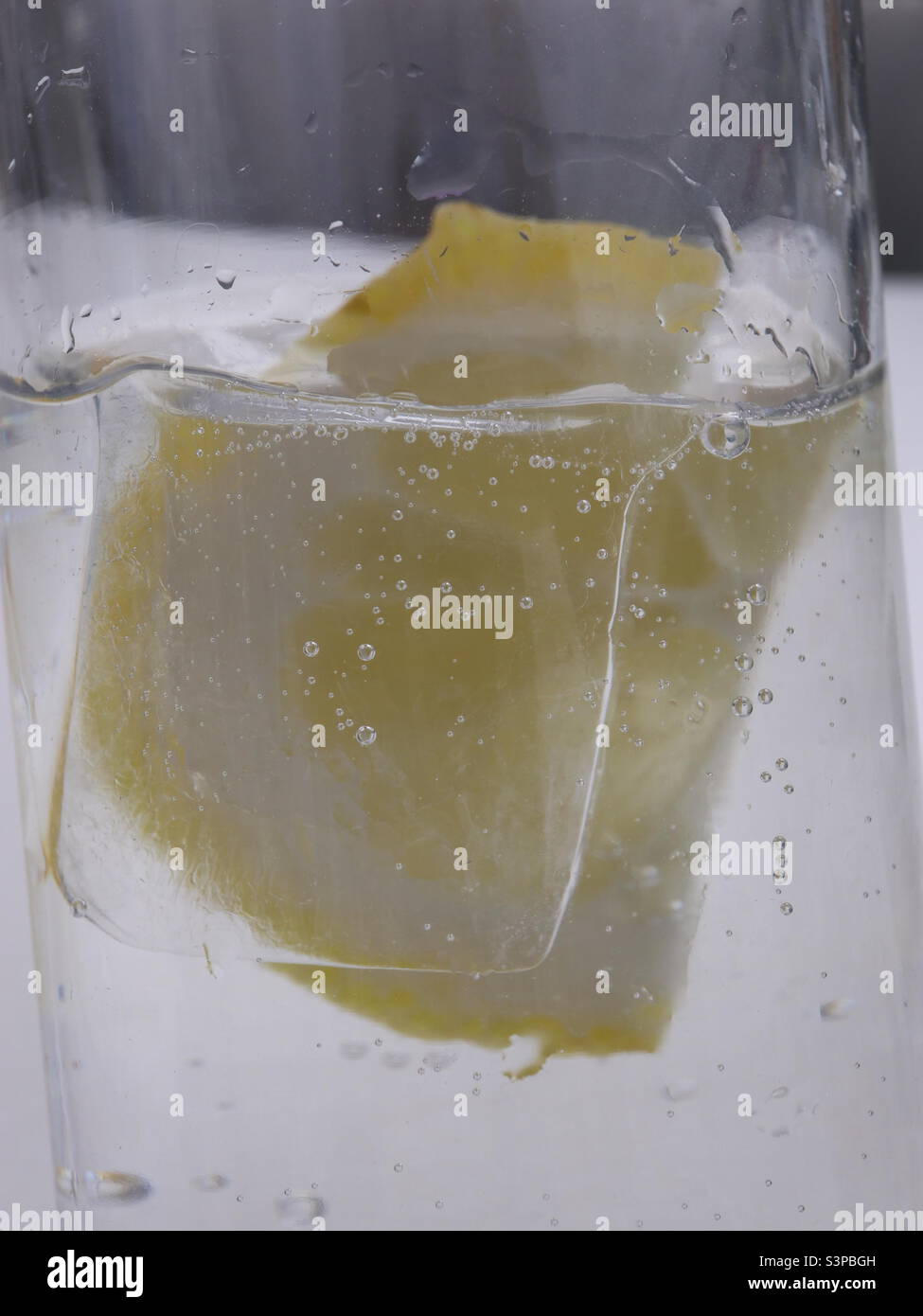 Ice and slice hi-res stock photography and images - Alamy