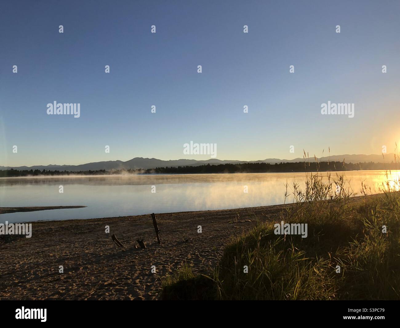 Cascade lake hi-res stock photography and images - Alamy