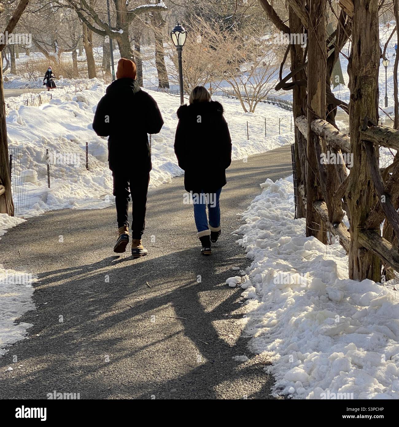 Walk walk park winter hi-res stock photography and images - Alamy