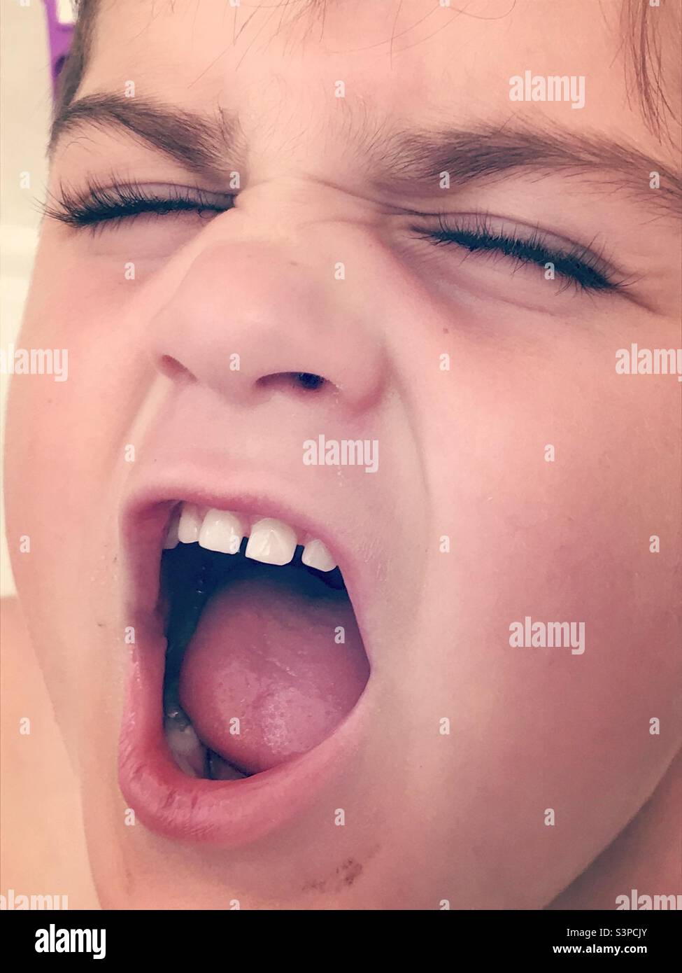 Screaming child tantrum hi-res stock photography and images - Alamy