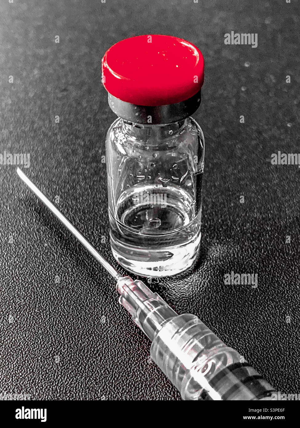 Syringe needle hi-res stock photography and images - Alamy