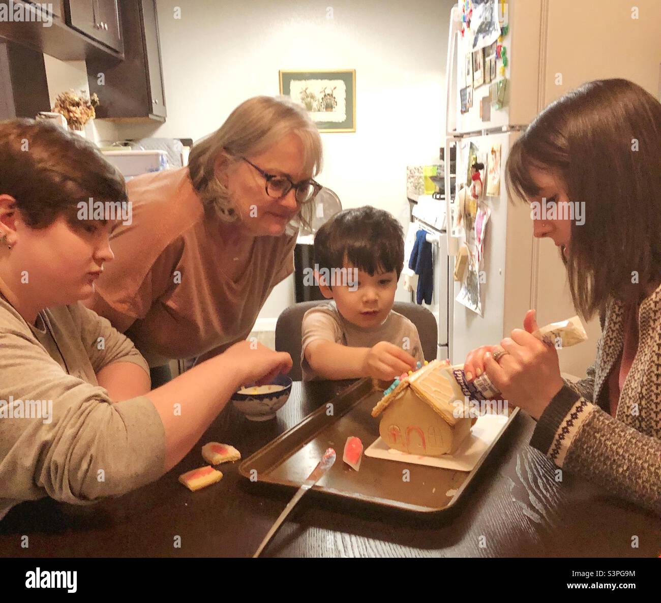 Family craft hi-res stock photography and images - Alamy