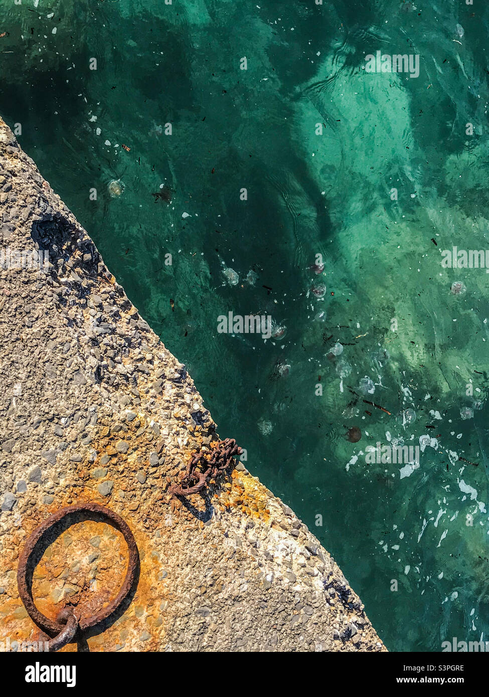 Green jetty hi-res stock photography and images - Alamy
