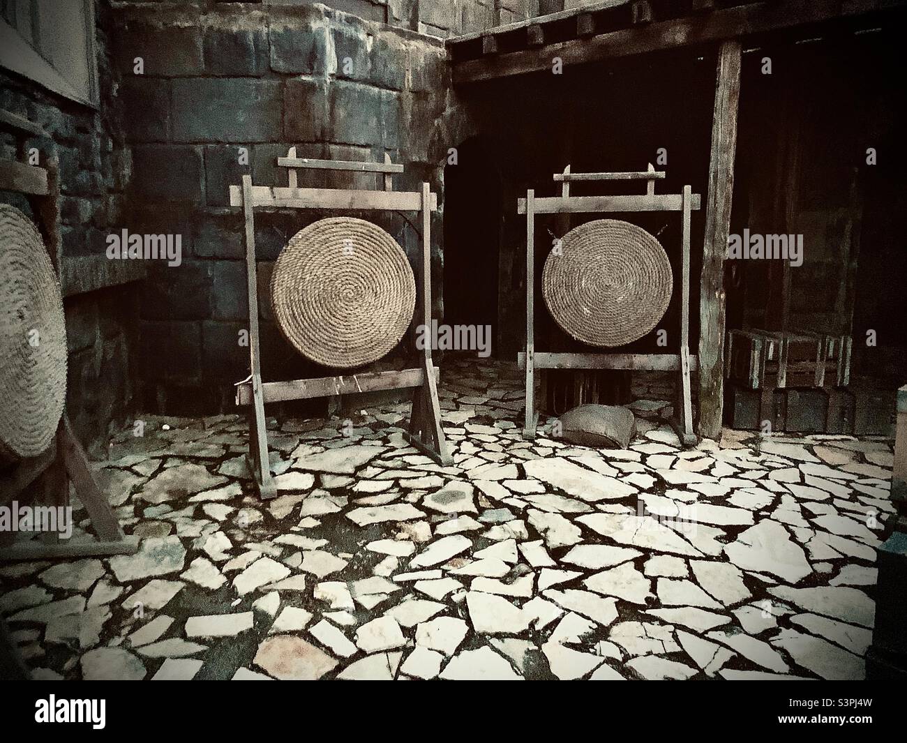 Medieval archery practice hi-res stock photography and images - Alamy