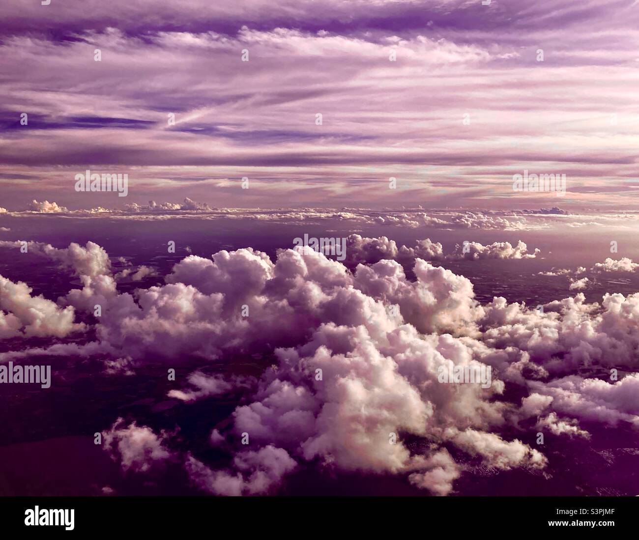 Purple sky hi-res stock photography and images - Alamy