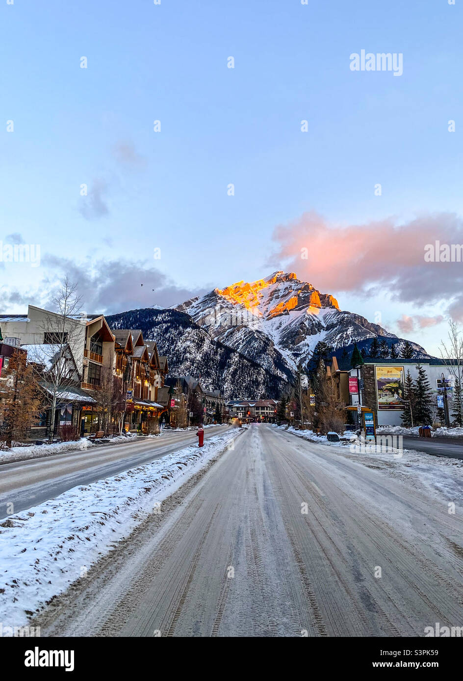 Main street in banff alberta hi-res stock photography and images - Alamy