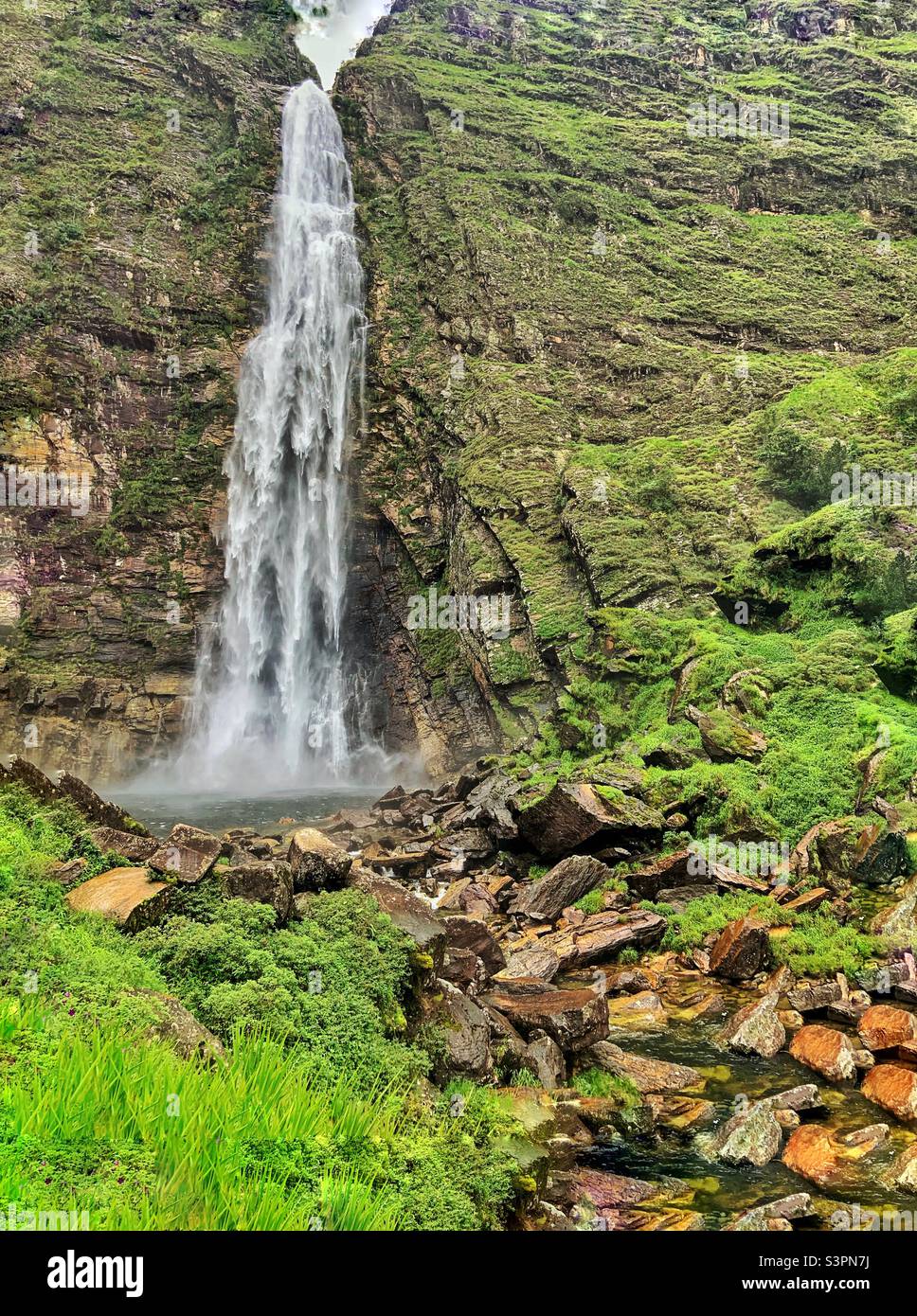 Big waterfalls hi-res stock photography and images - Alamy