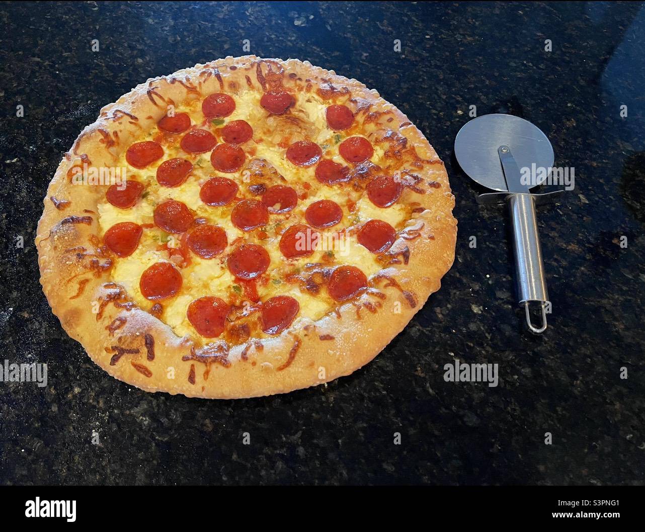 Homemade pepperoni pizza hi-res stock photography and images - Alamy