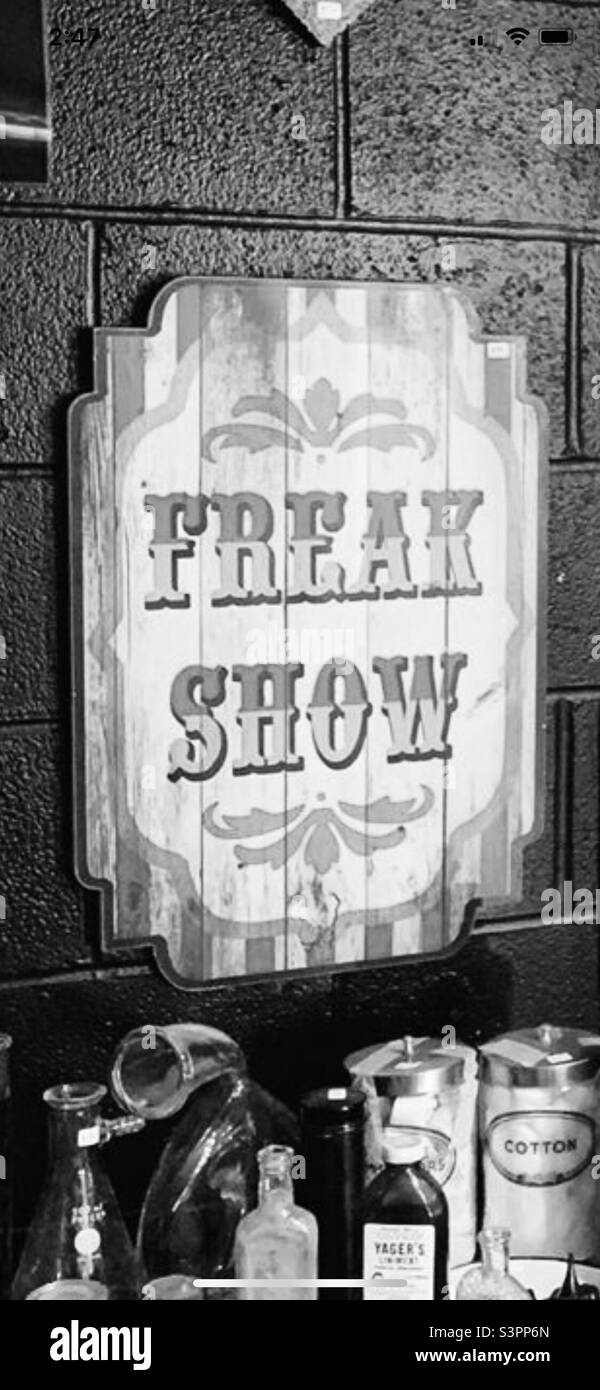 Welcome show Black and White Stock Photos & Images - Alamy
