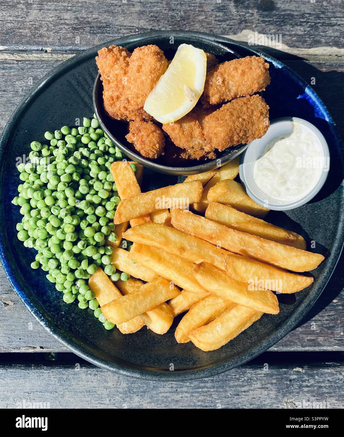 Scampi chips hi-res stock photography and images - Alamy