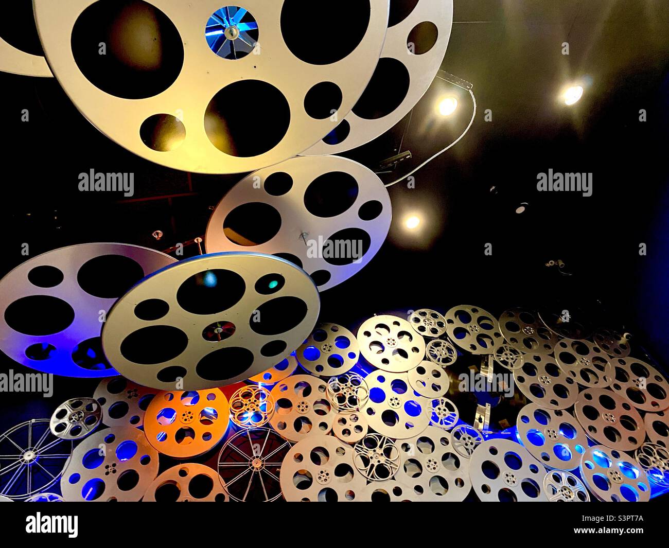 Old movie theatre hi-res stock photography and images - Alamy