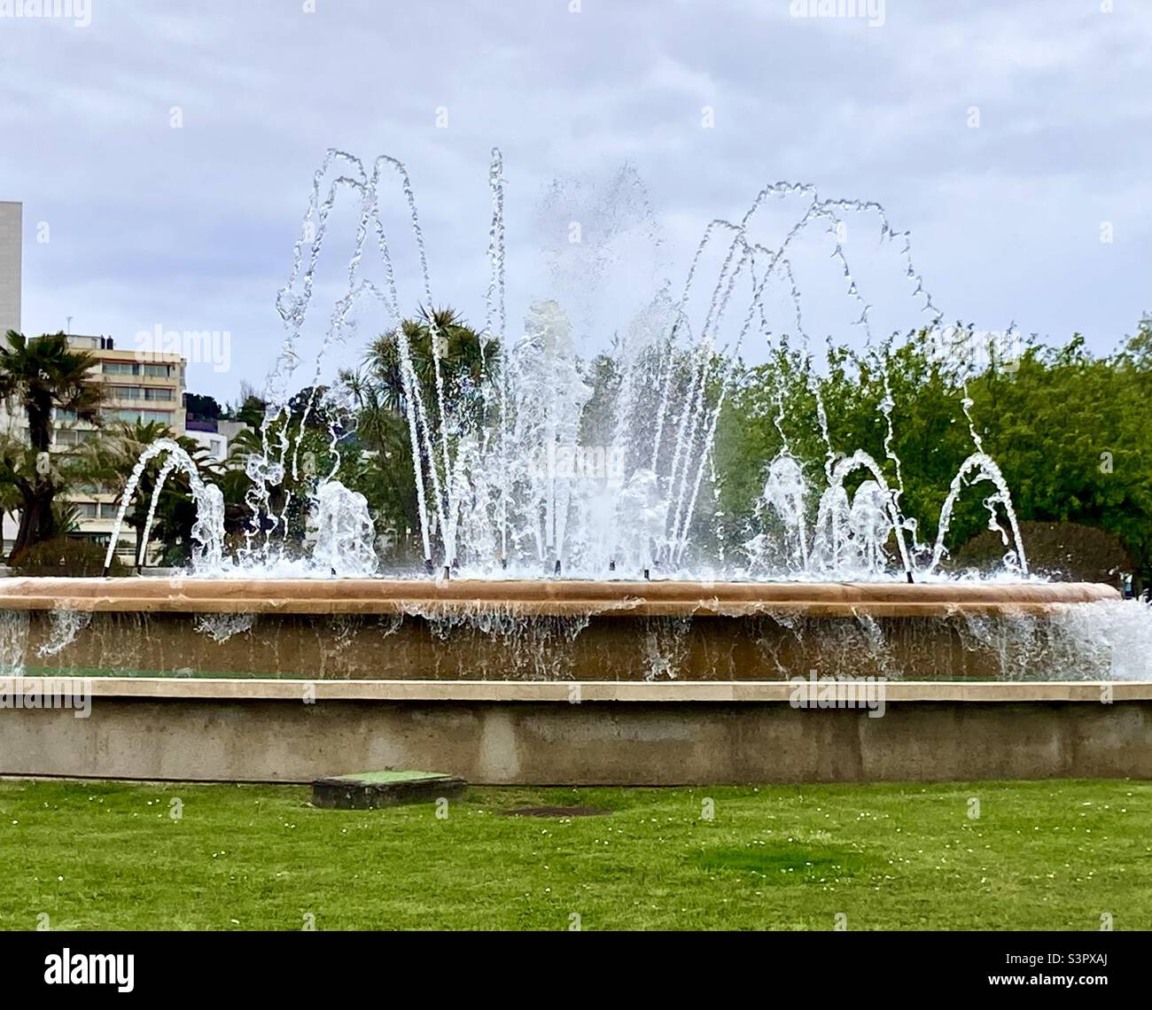 Fountain in the middle of a roundabout Stock Photo - Alamy