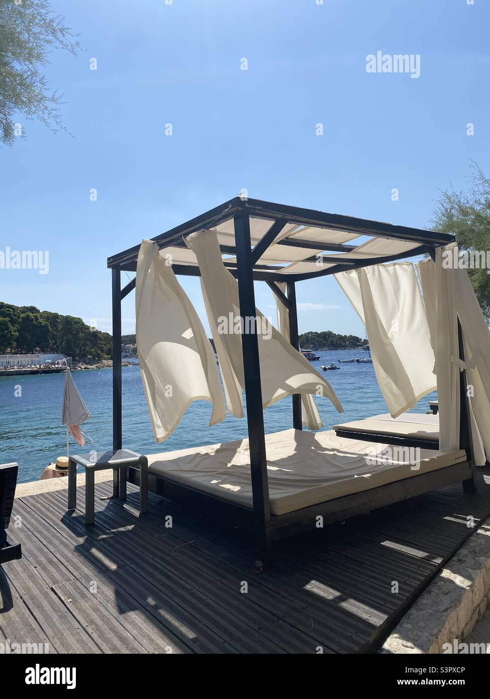 Subbed hi-res stock photography and images - Alamy