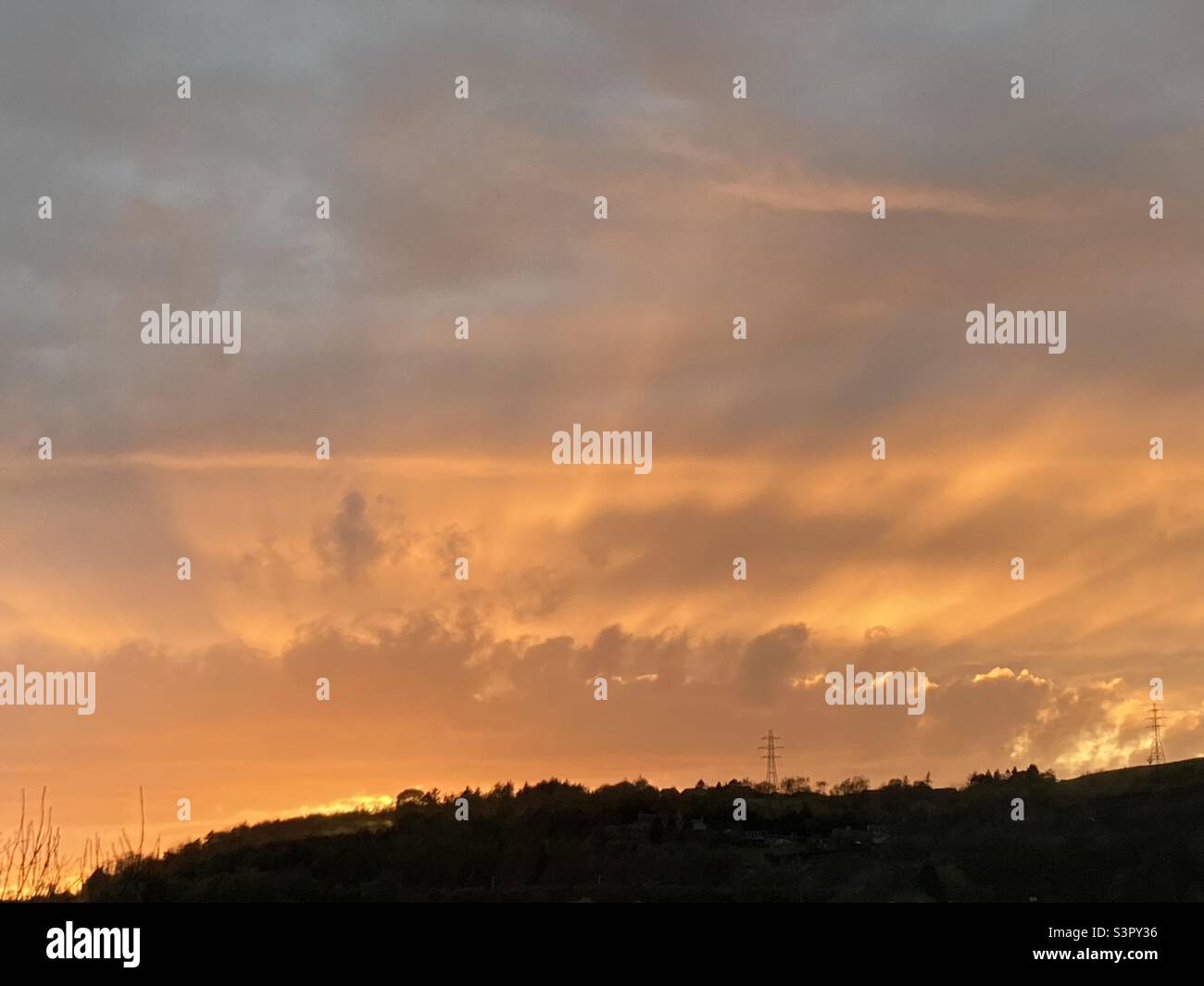 Crepuscular rays sunset hi-res stock photography and images - Alamy